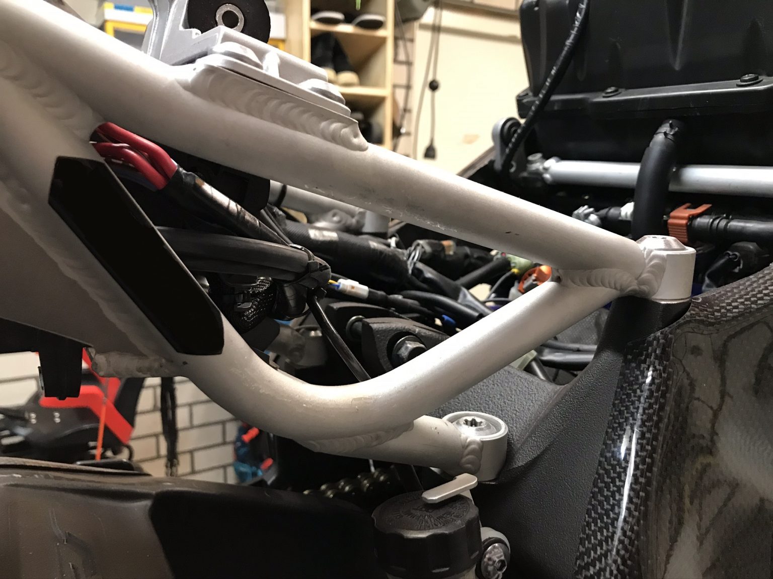 R6 2017 aluminium subframe - www.jmraceradiators.com