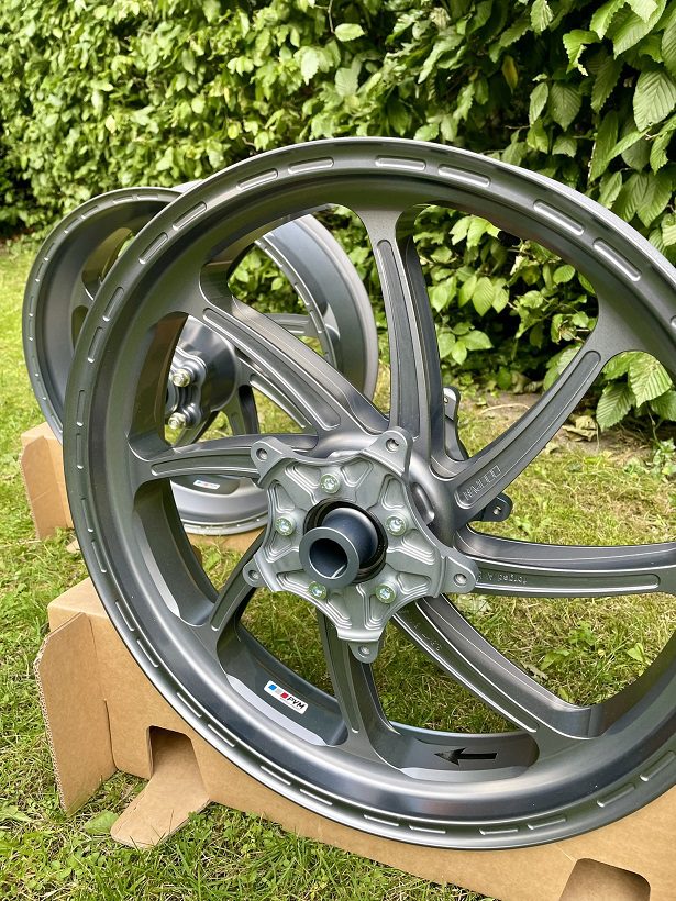 PVM alloy front rim 8-spoke Yamaha R1 2020-2025 - www.jmraceradiators.com