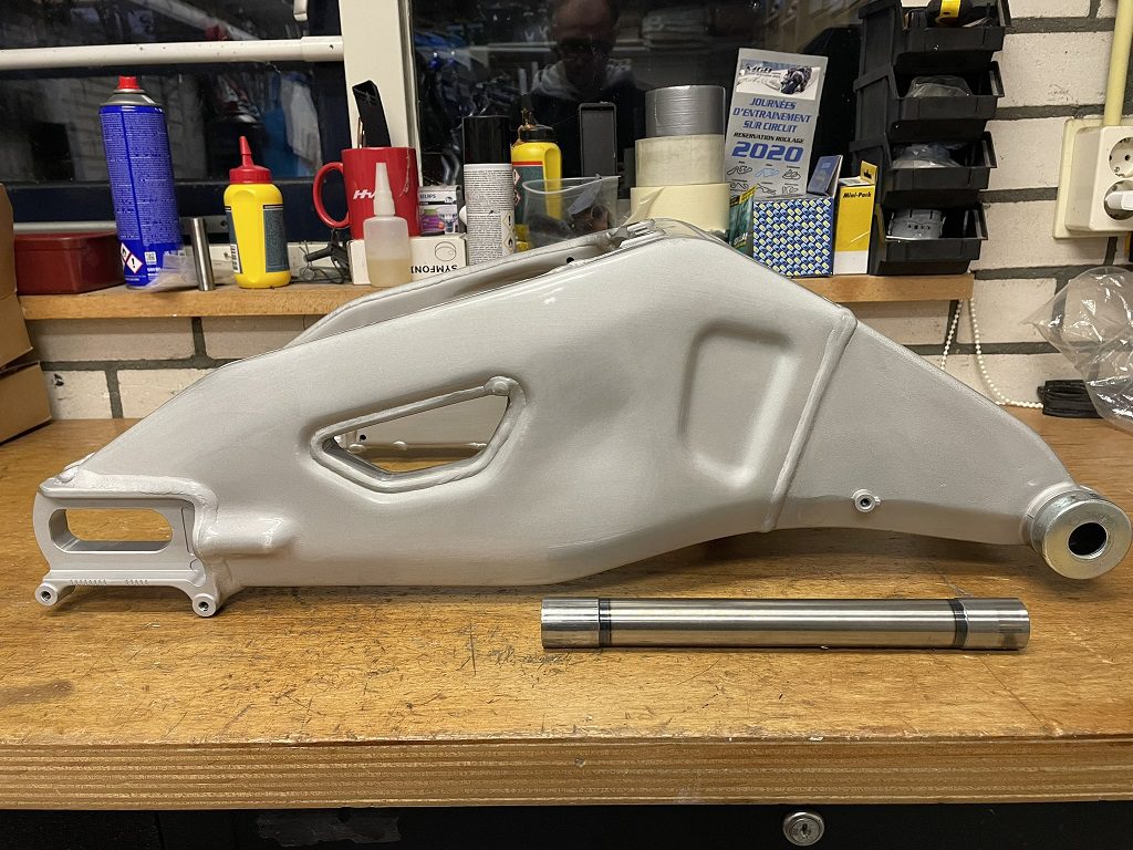 R1 2015-2019 swingarm - www.jmraceradiators.com