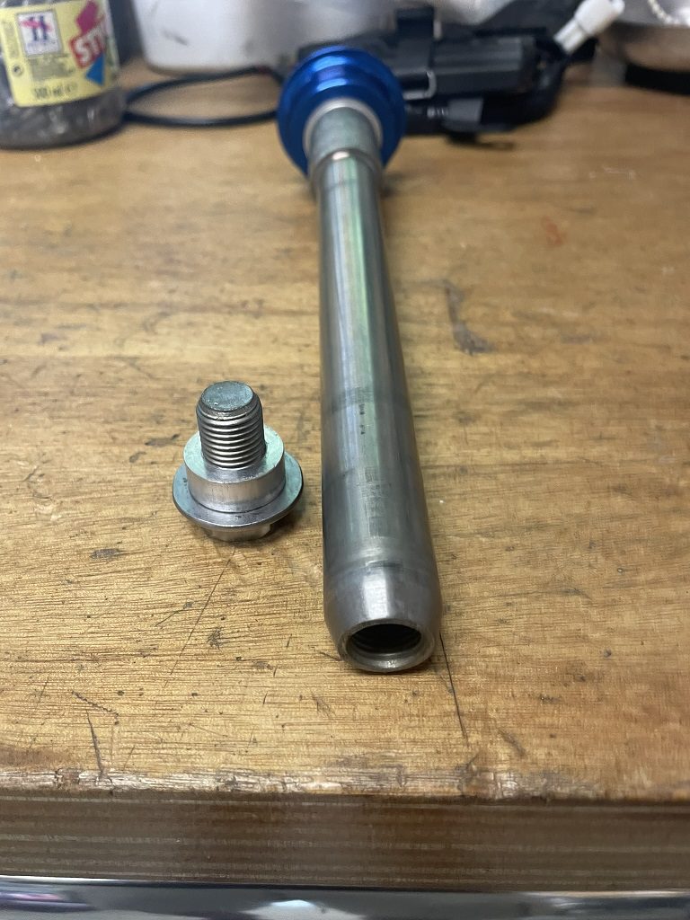 YAMAHA R6 2006-2016 QUICK RELEASE FRONT AXLE KITS - www.jmraceradiators.com