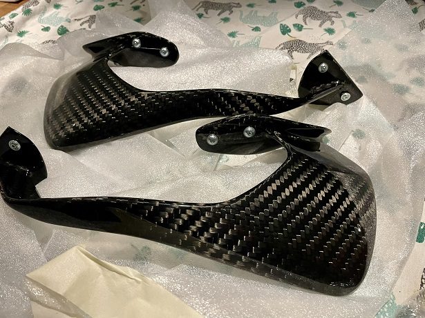 R1 2020-2026 AP CARBON LINE WINGLETS 400 gr. Twill Carbon - www ...